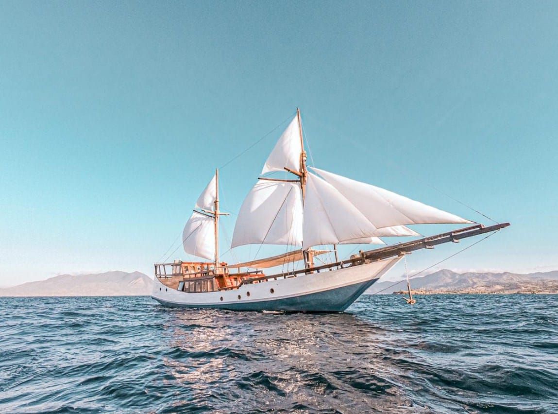 Sewa Kapal Phinisi Navila Liveaboard, Family Trip Labuan Bajo Asiknya ...