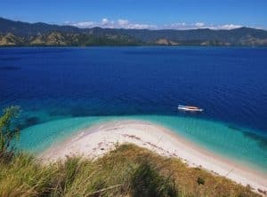 7 Rekomendasi Pantai Terindah di Pulau Flores NTT, Wisata Gak Ngebosenin